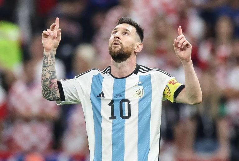 Top 10 Best Dribblers In Football History (All-Time Ranking) | Footiehound