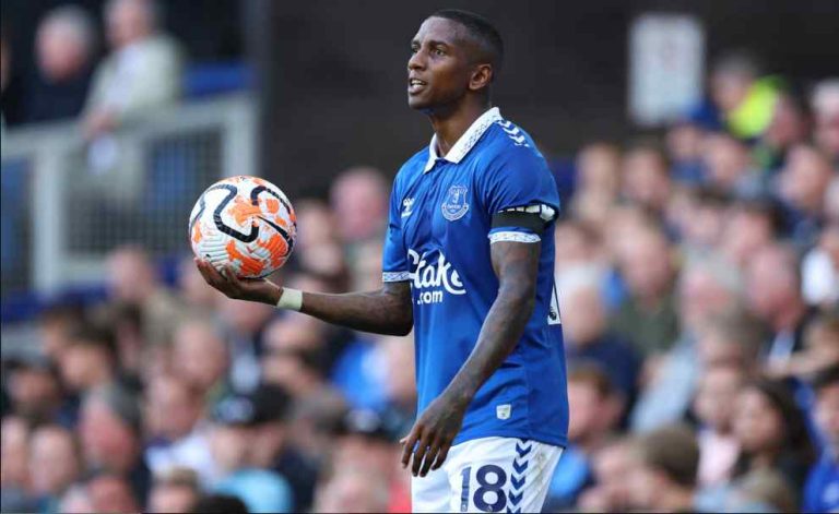10 Professional Soccer Players with Number 18 Jersey | Footiehound