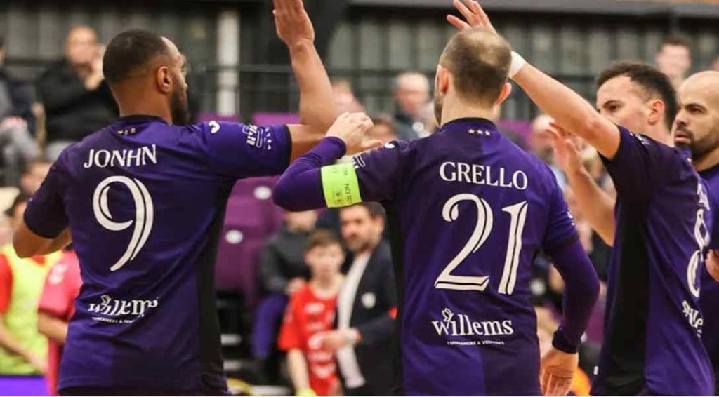 10 Famous Football Clubs That Wear Purple Jerseys | Footiehound