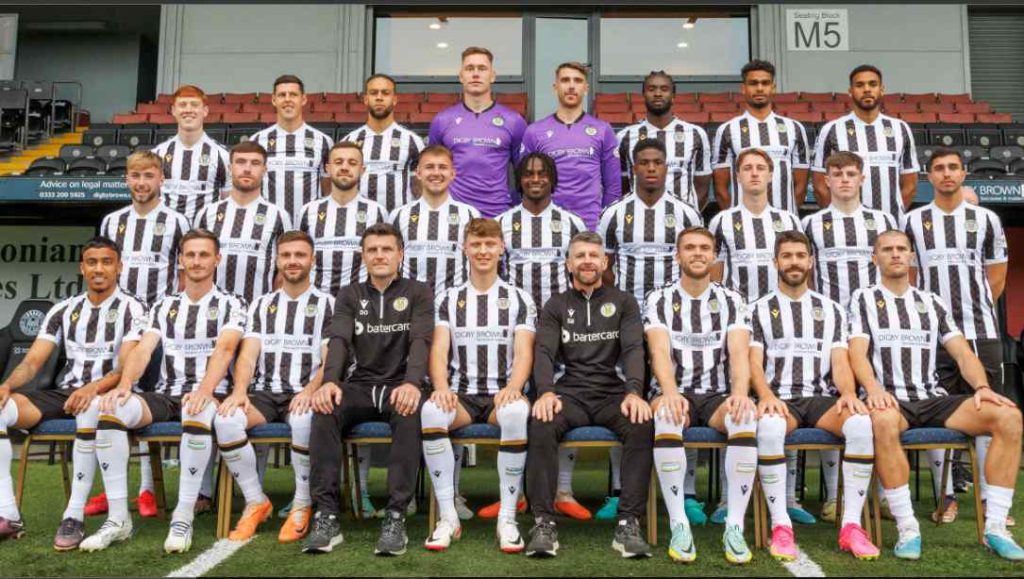 10 Famous Football Teams That Wear Black And White Stripes | Footiehound